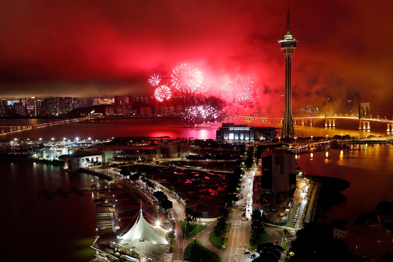 The 31st Macau International Fireworks Display Contest: round 1 (teams ...