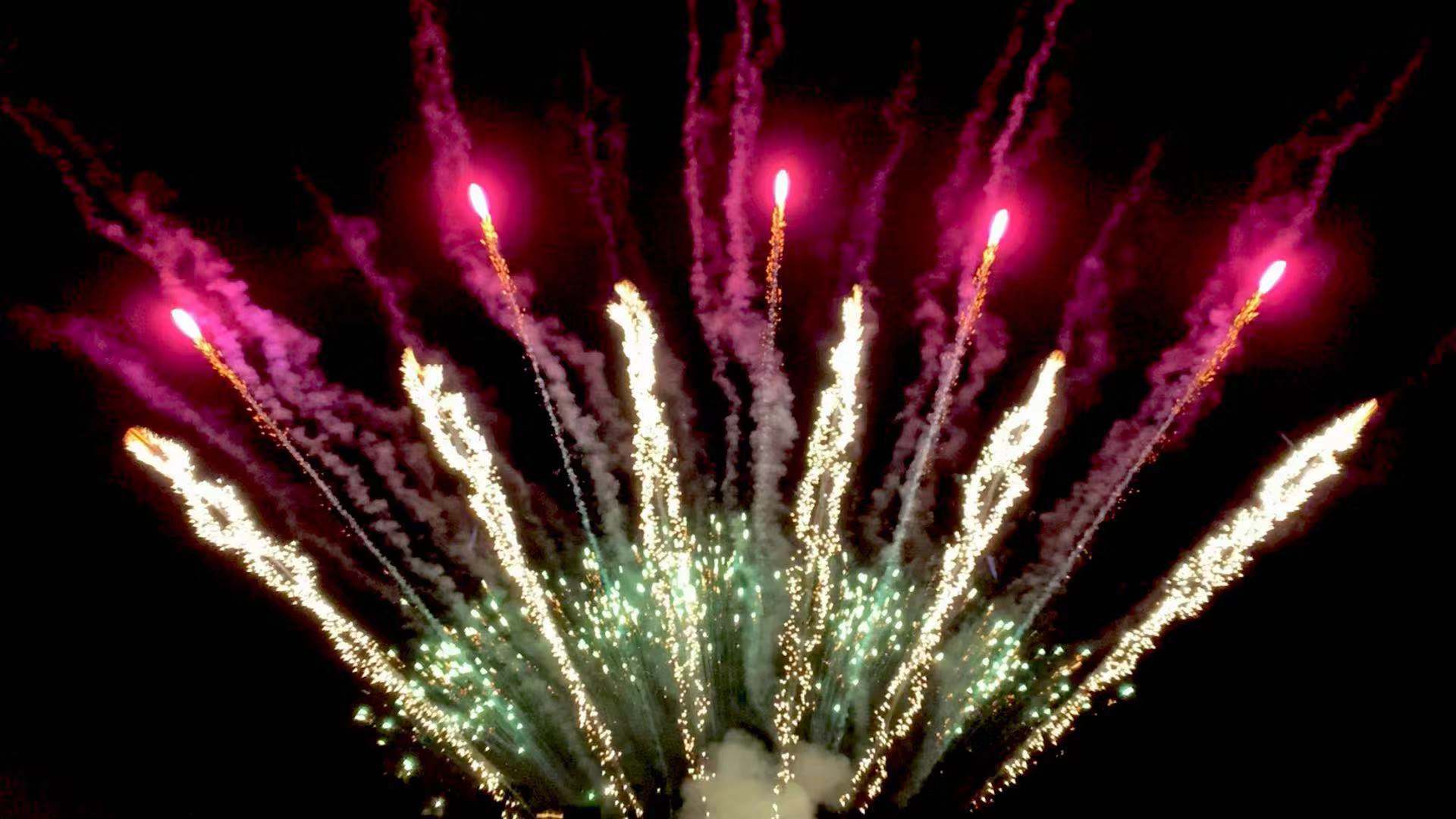 SuperFireworks Corp. vous invite à visiter les spectacles pyrotechnique ...